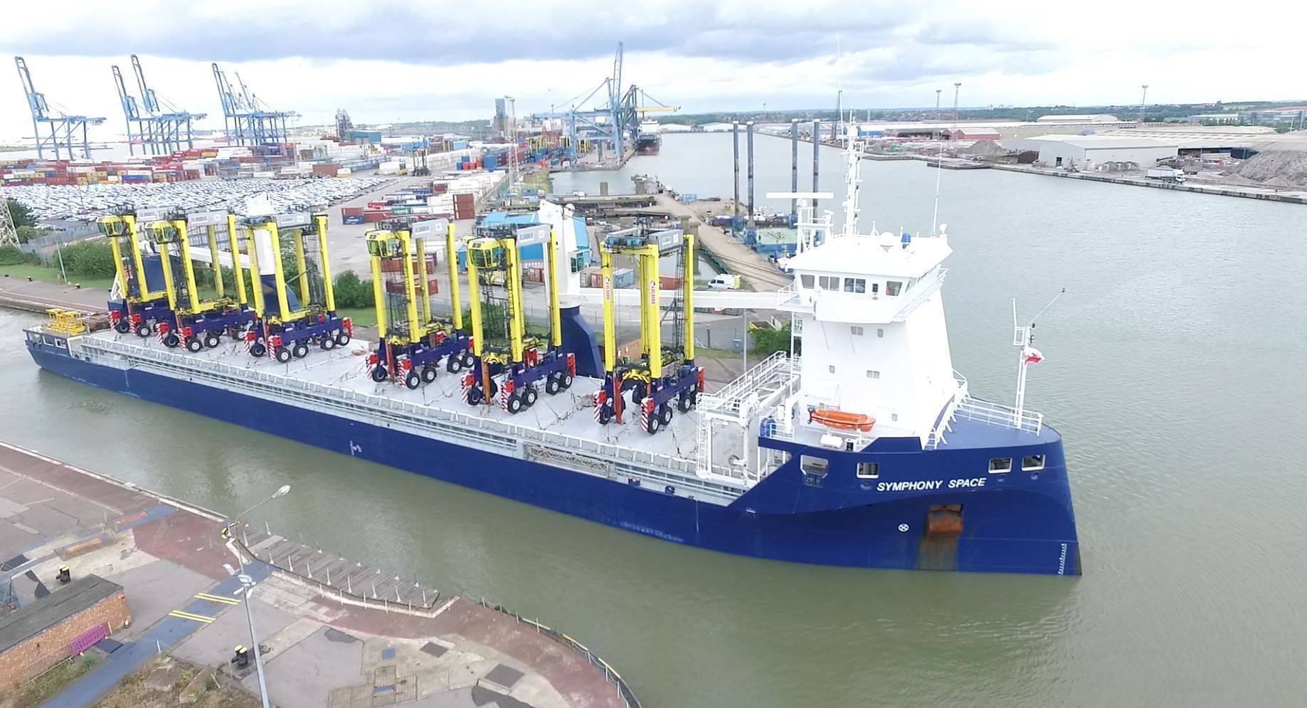 London and Grangemouth container terminals invest in 11 new Kalmar straddles | Forth Ports